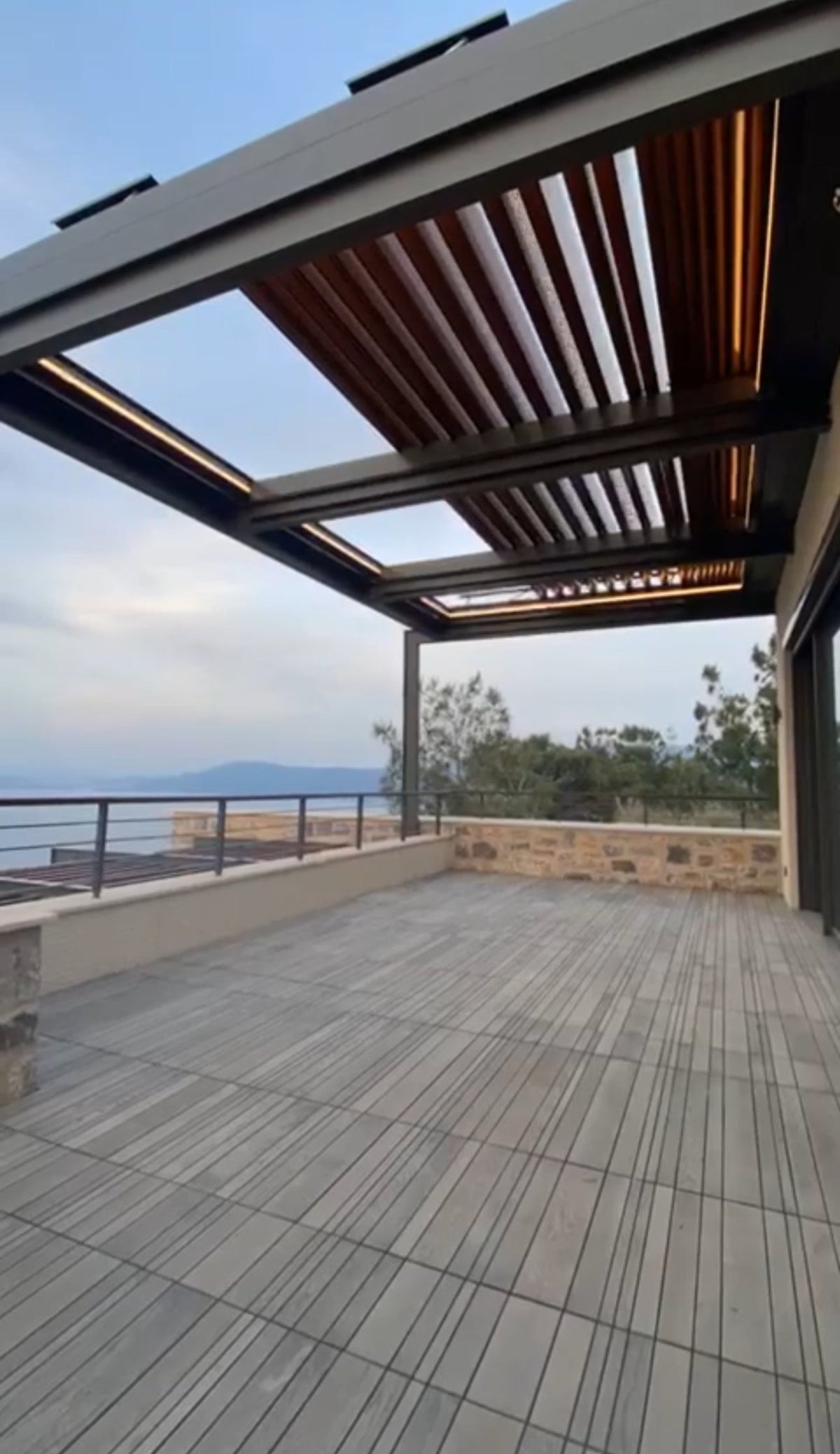 Matterhorn Rolling Roof Retractable Smart System Bioclimatic Pergola ...